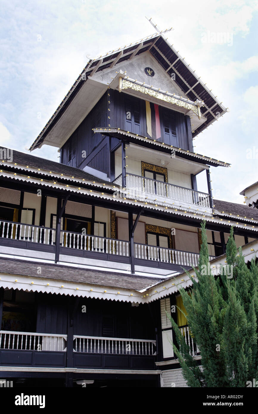 Traditional malay roof gable hi-res stock photography and images - Alamy