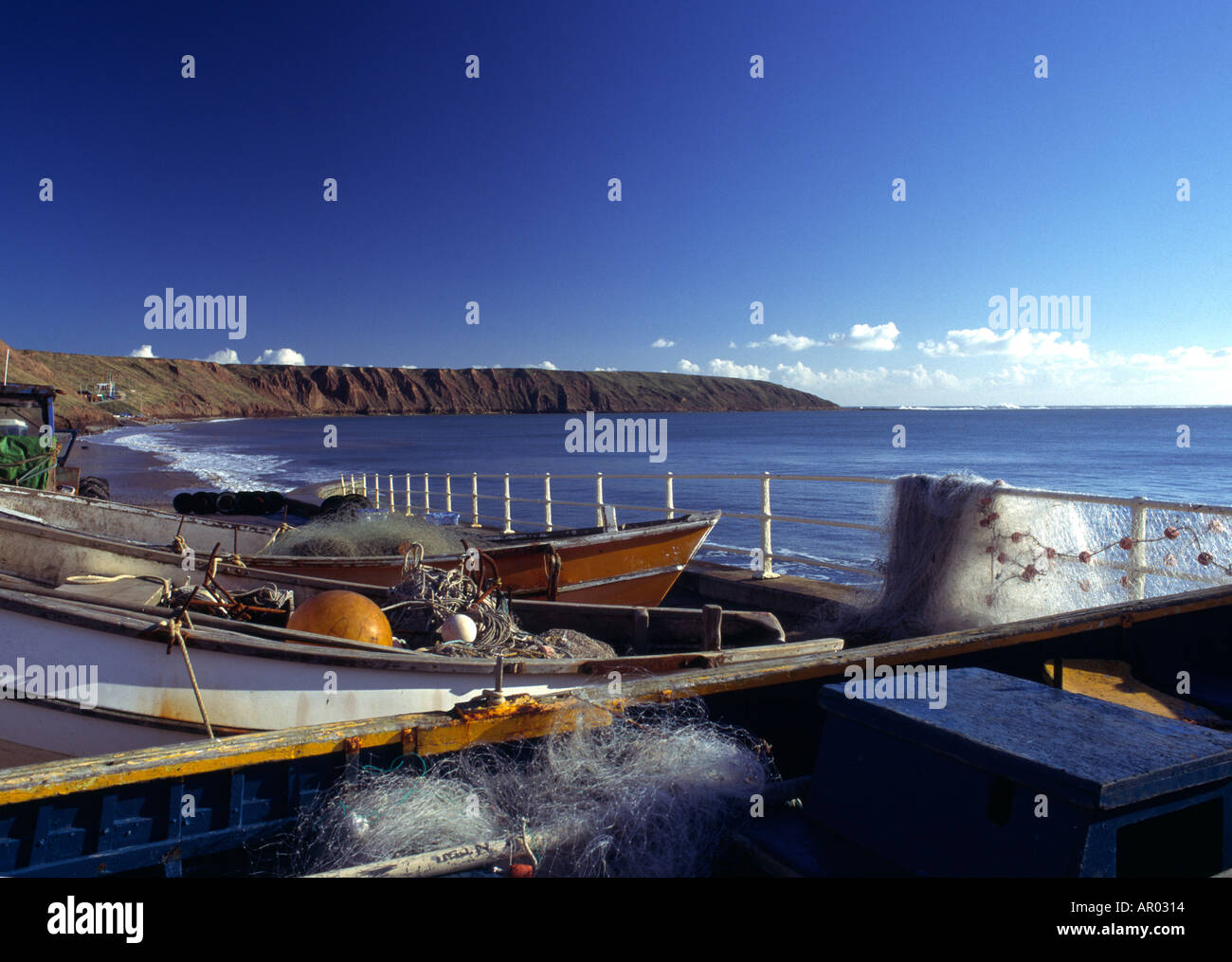 Filey cobble boats hi-res stock photography and images - Alamy