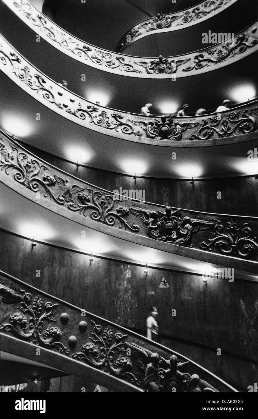 Museum with people Black and White Stock Photos & Images - Alamy