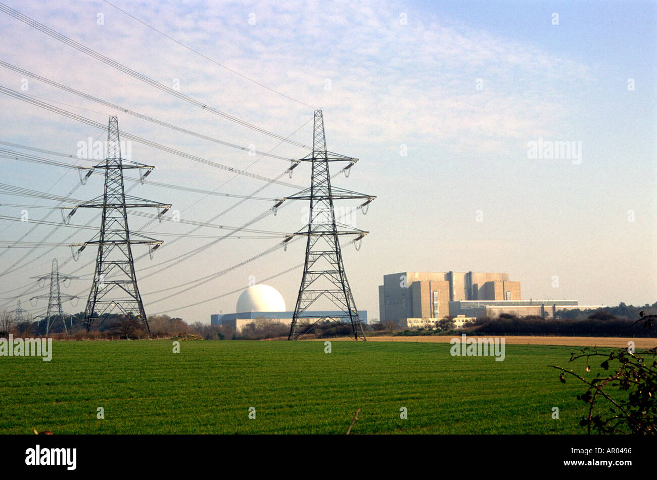 Electricity pylons and lines from Sizewell nuclear power station ...