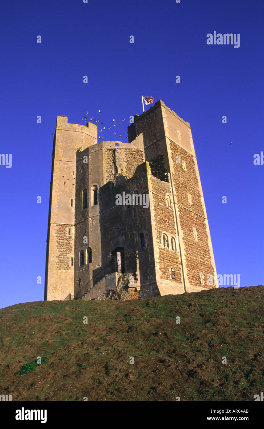 Orford castle suffolk england ian hi-res stock photography and images ...