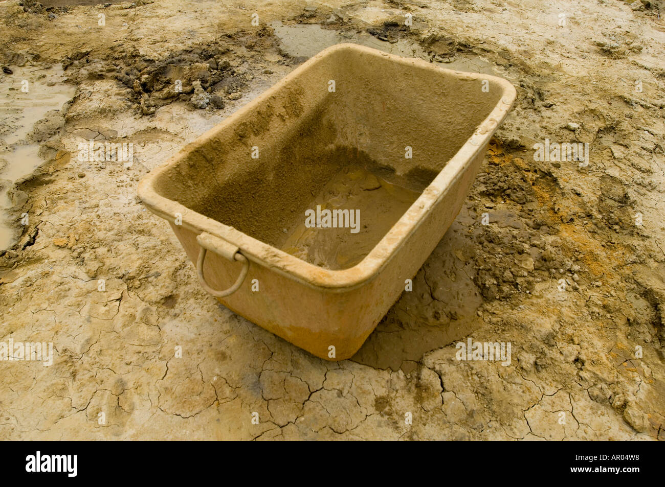 Clay tub hi-res stock photography and images - Alamy