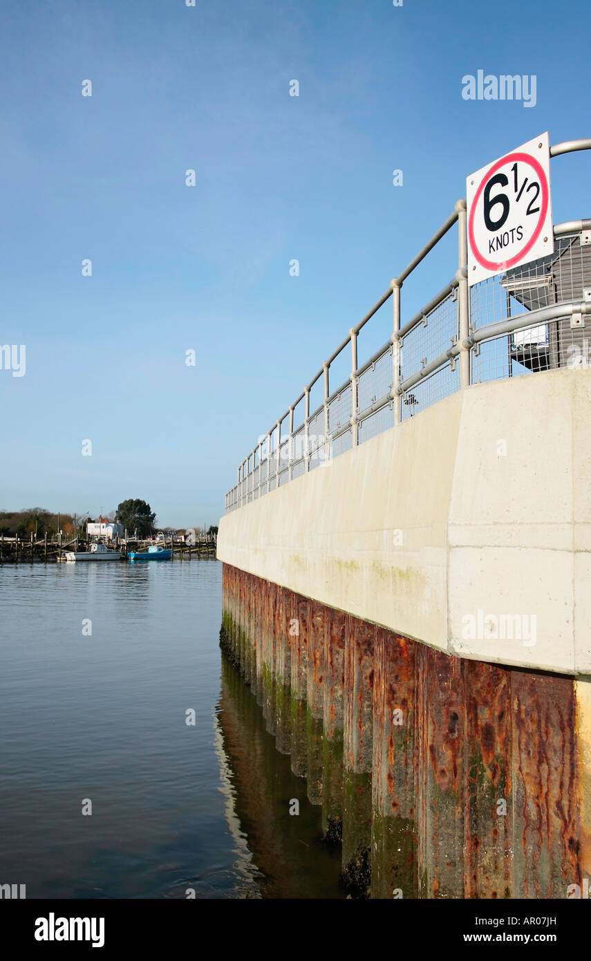 Half tide harbour hi-res stock photography and images - Alamy