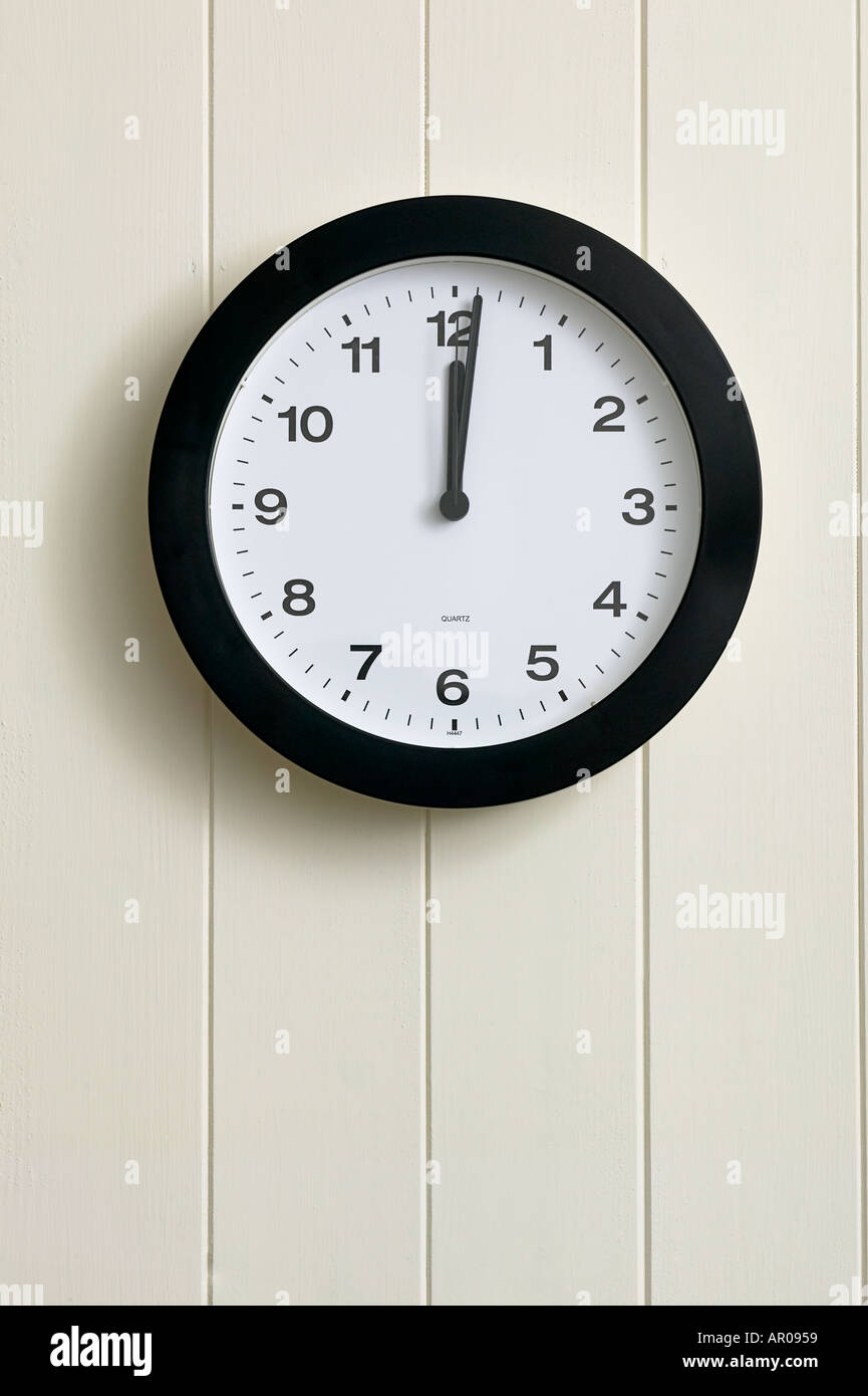 00:01 clock hi-res stock photography and images - Alamy