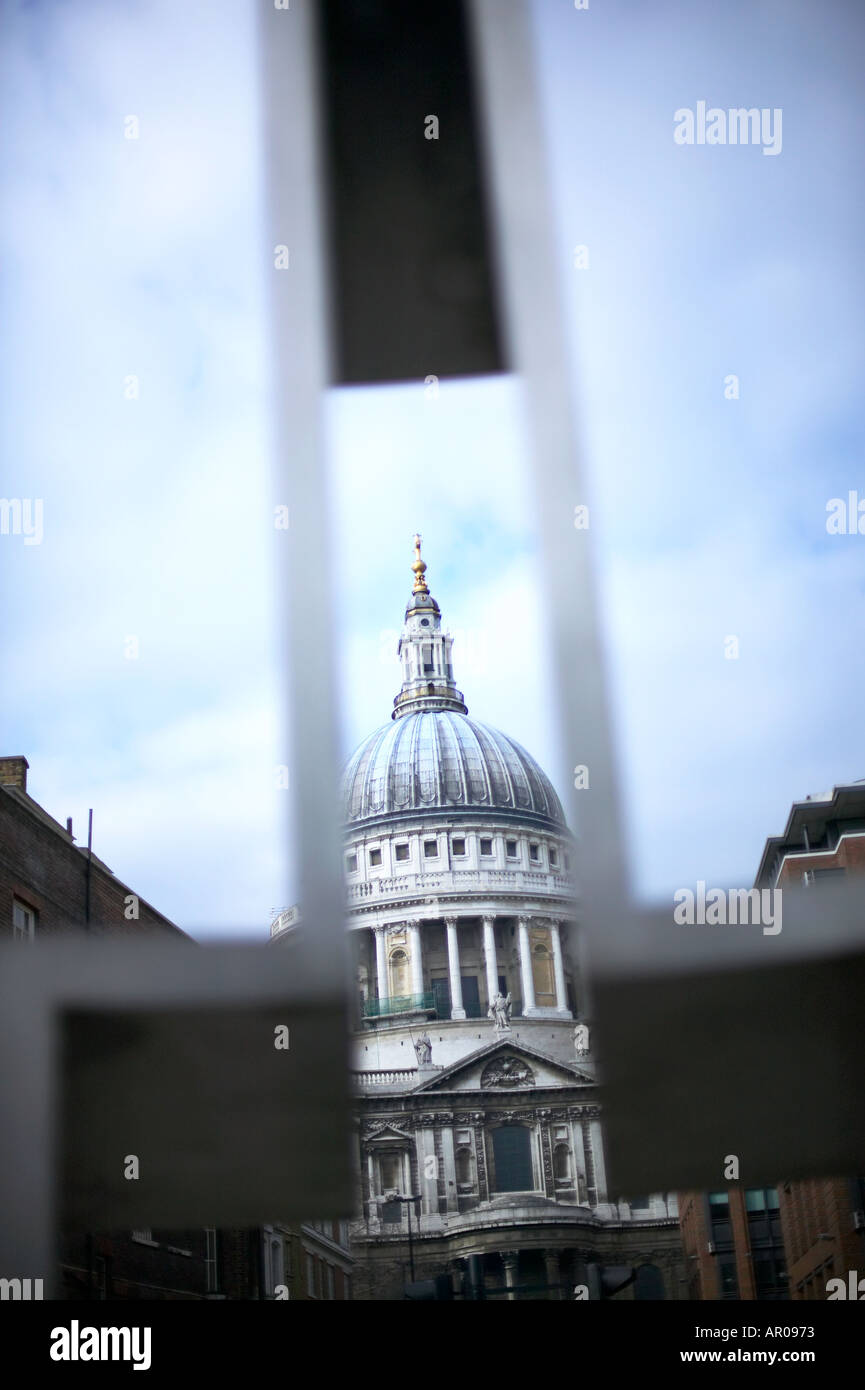 Dome of St Pauls cathedral seen through HSBC gates Stock Photo - Alamy