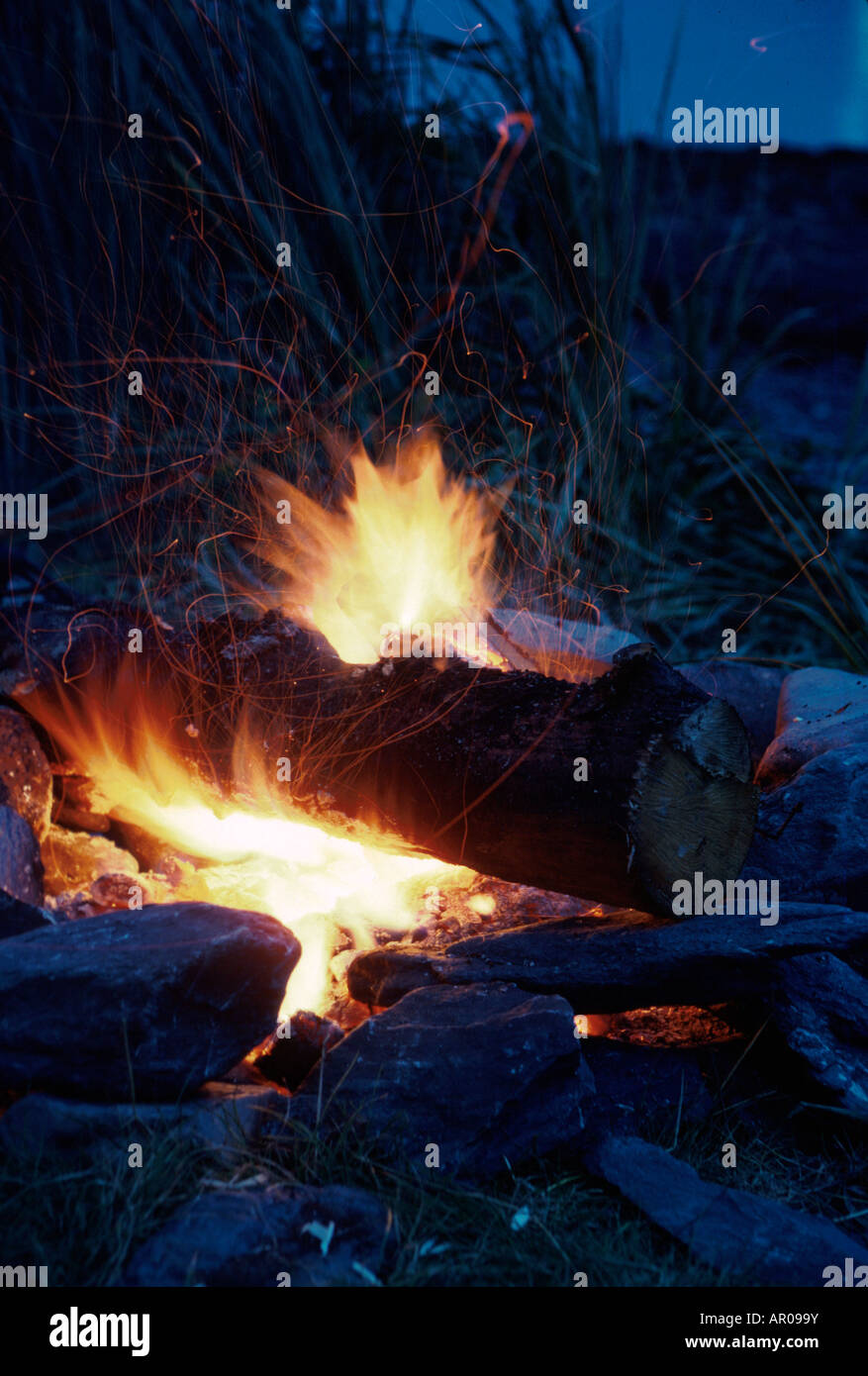 Campfire on beach close up hi-res stock photography and images - Alamy