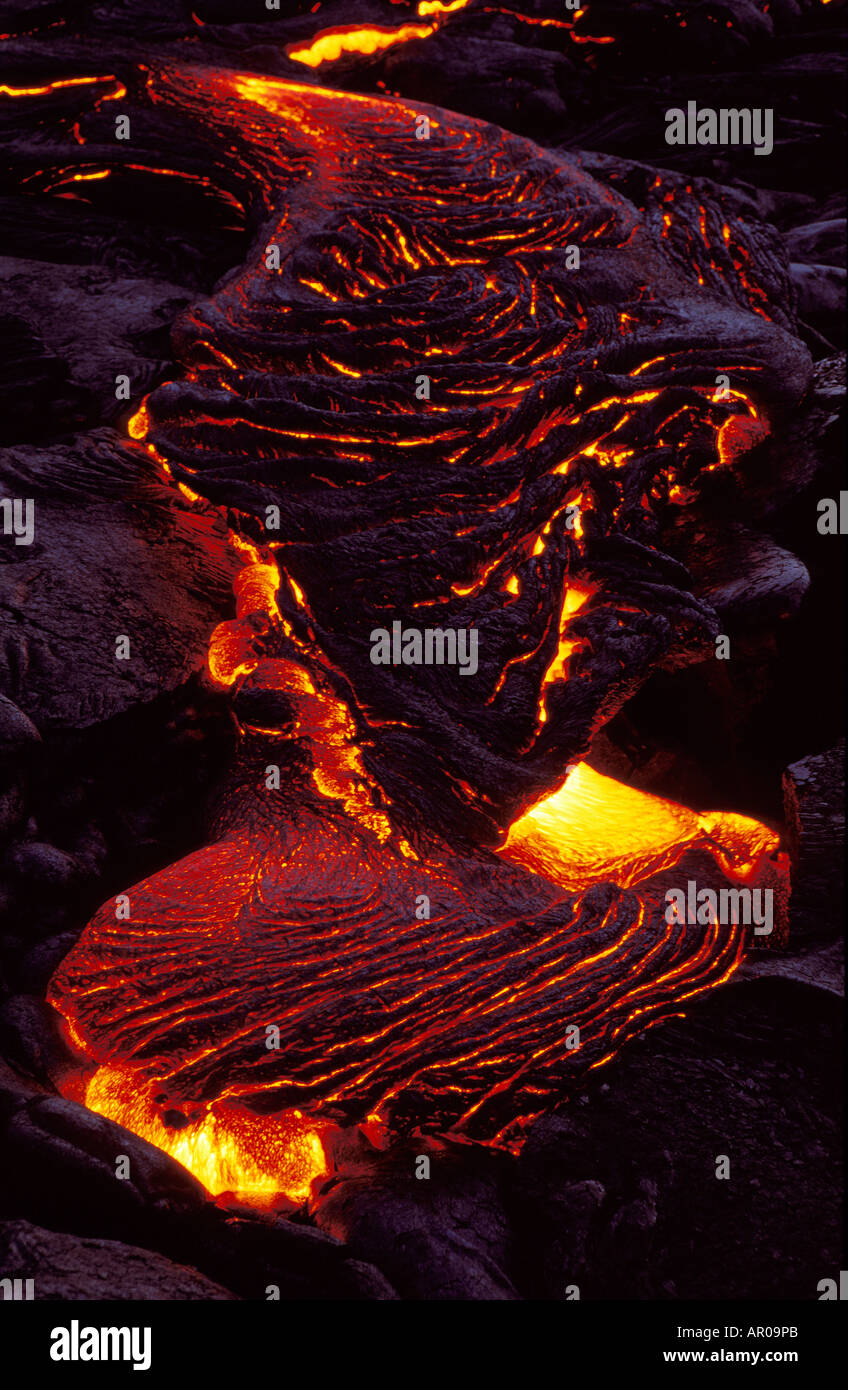 Lava flowing from kilauea volcano hi-res stock photography and images ...