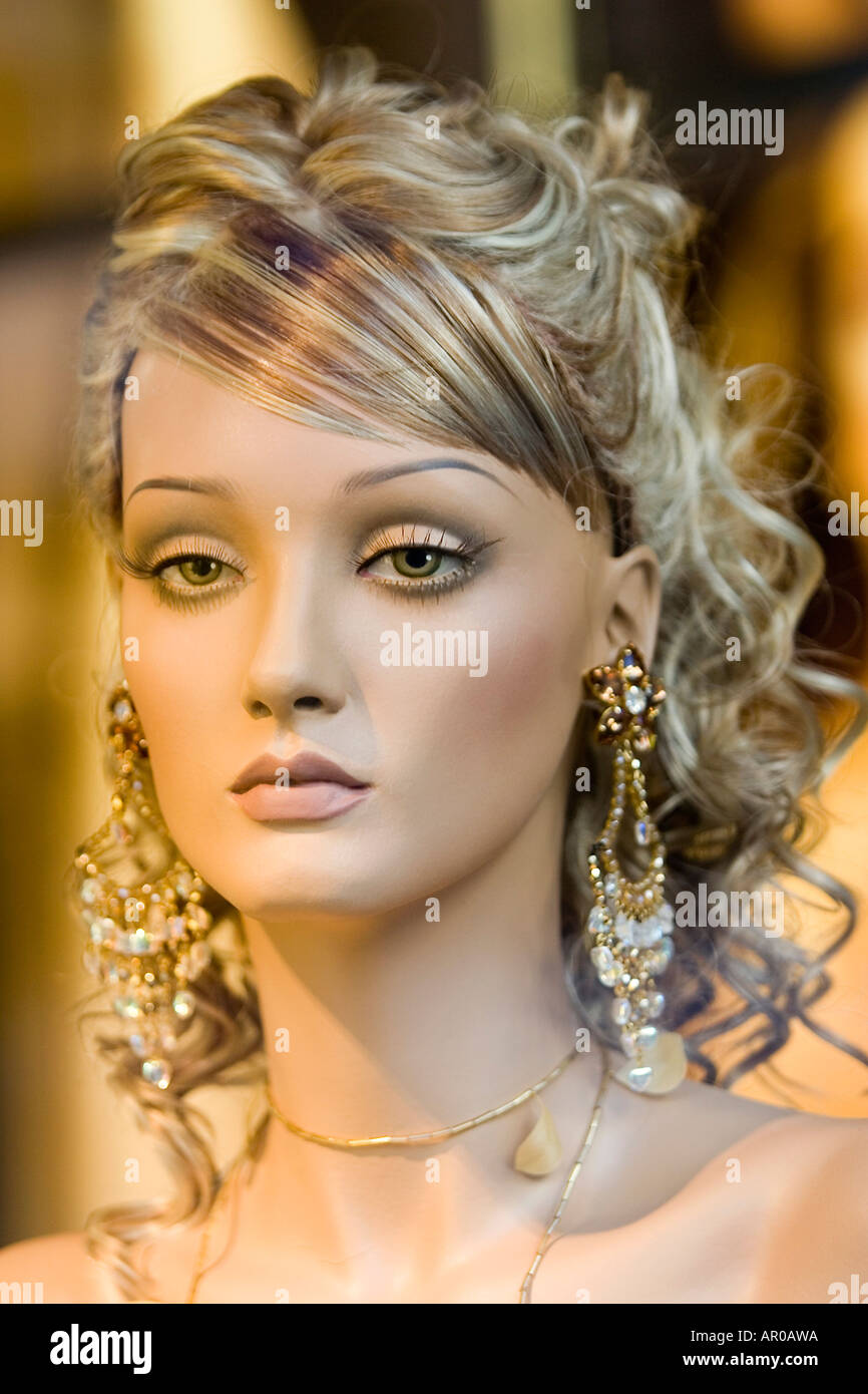 Face display case hi-res stock photography and images - Alamy