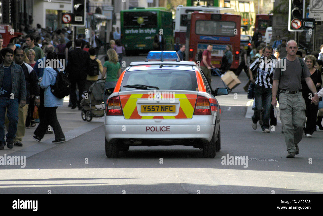 Police answer emergency call in Oxford city centre Stock Photo - Alamy