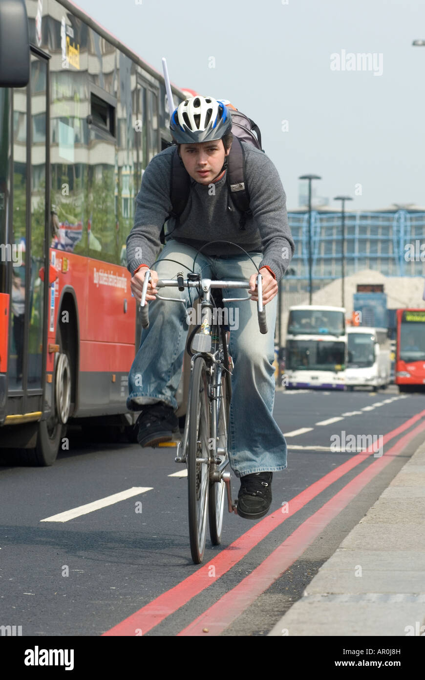 Cycling to work uk and bus hi-res stock photography and images - Alamy