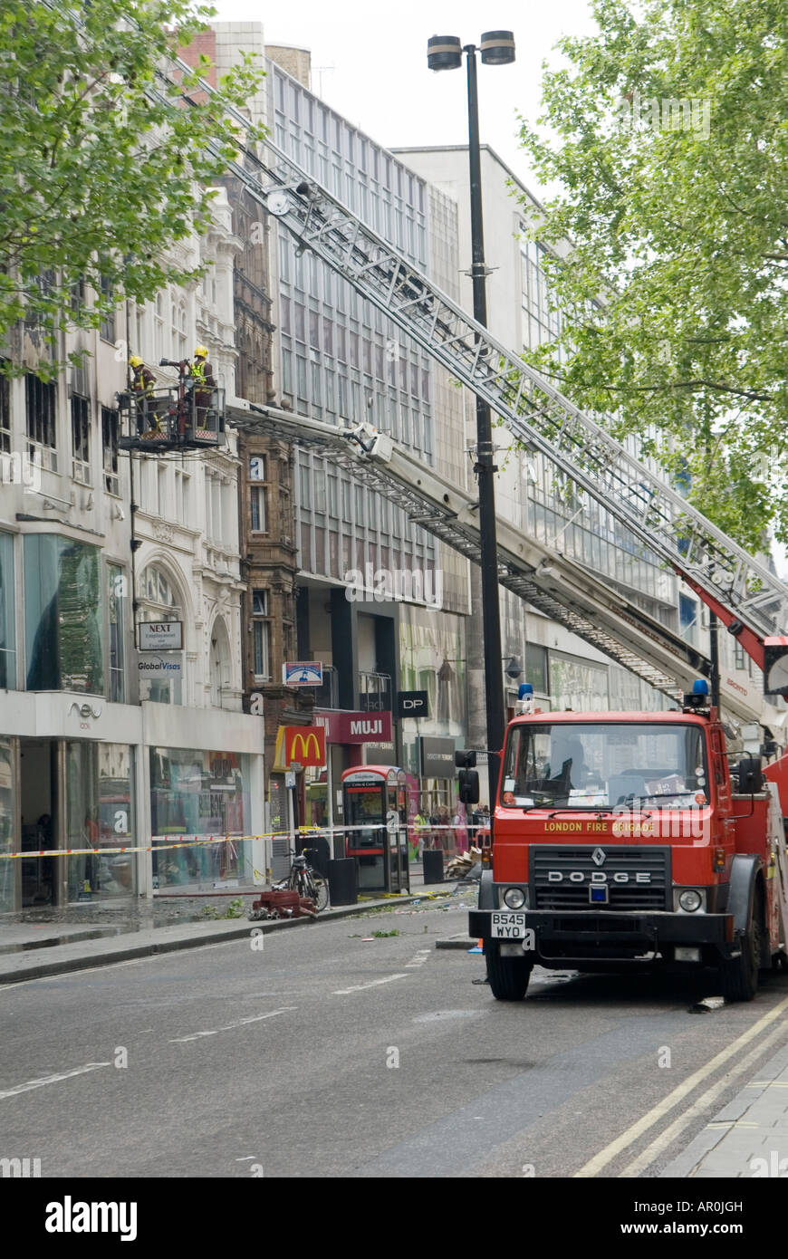 Extendable ladder hi-res stock photography and images - Alamy