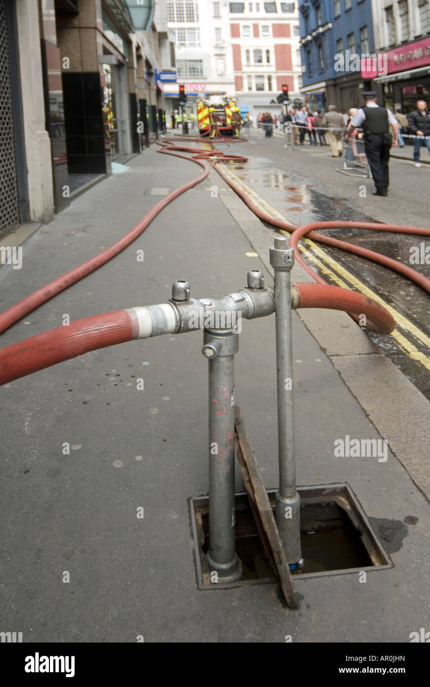 Fire hydrant uk hi-res stock photography and images - Alamy