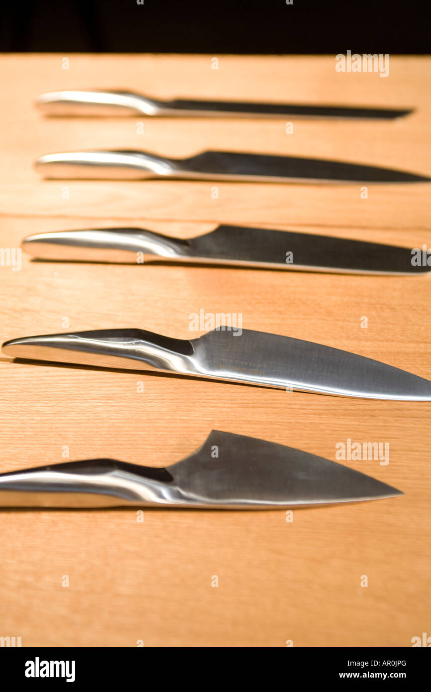 Different sizes of knives hi-res stock photography and images - Alamy