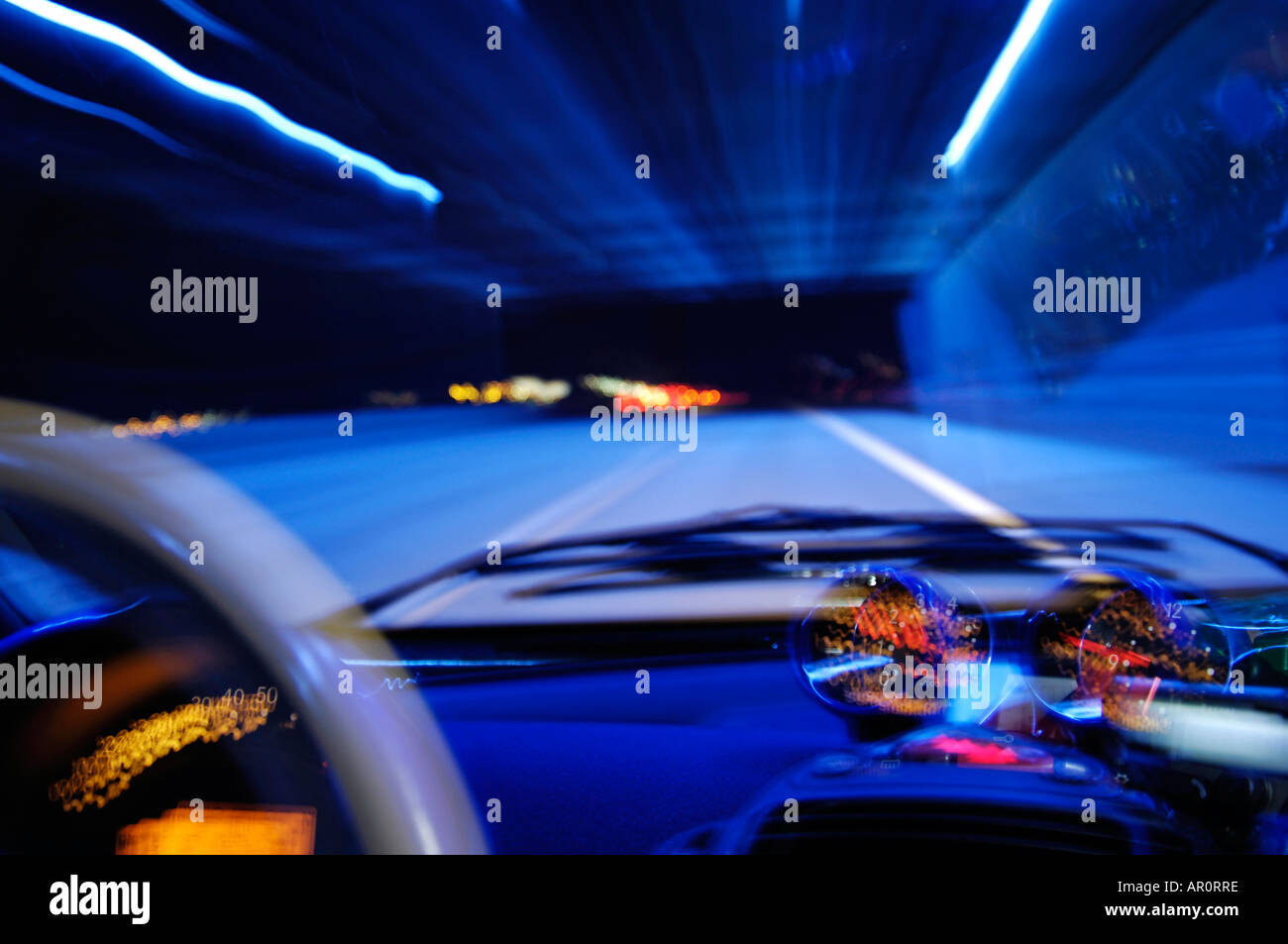 Car at night headlight glare hi-res stock photography and images - Alamy