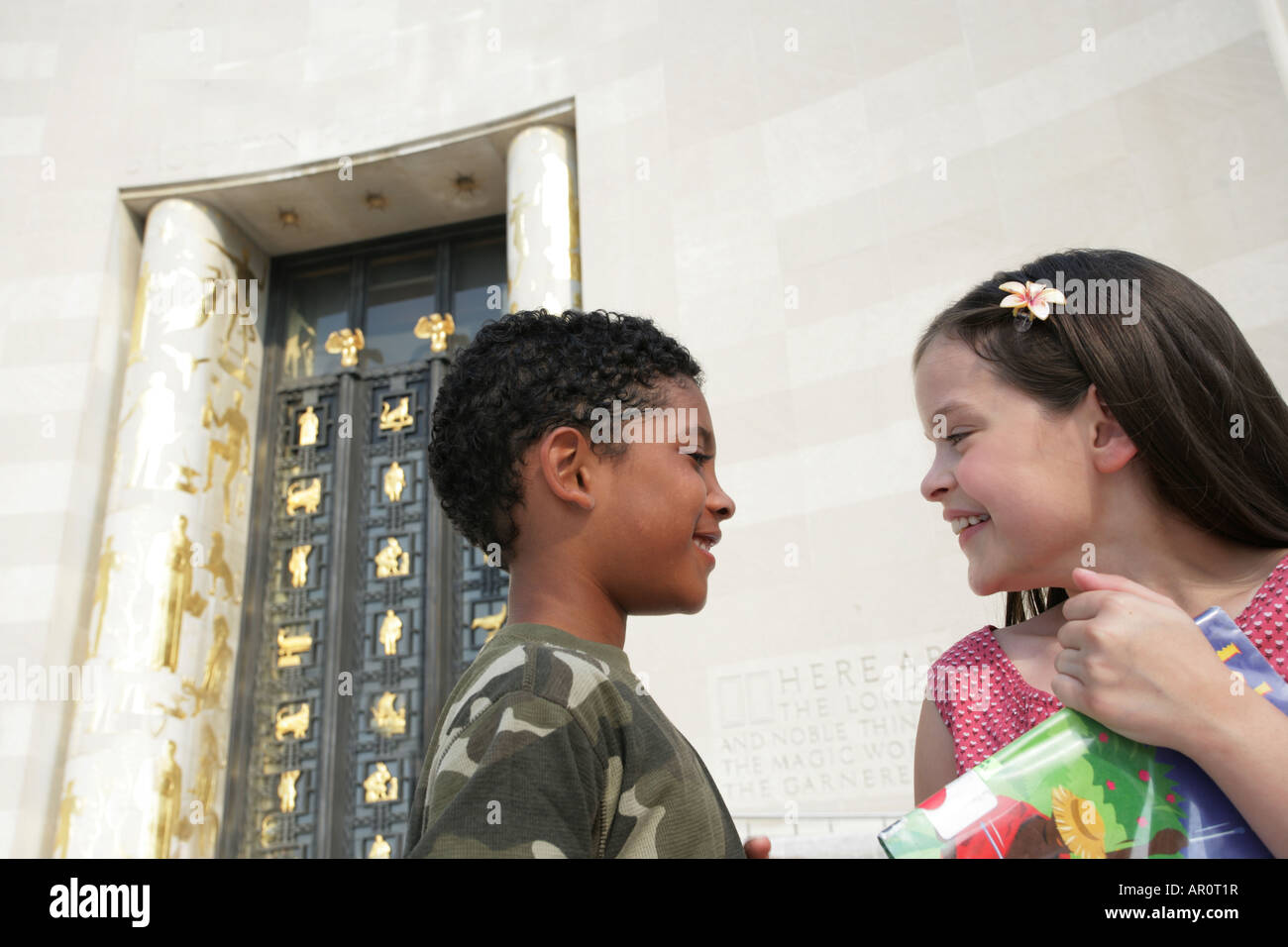 Kids talking about books hi-res stock photography and images - Alamy