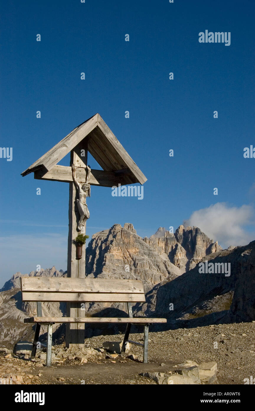Crucifix on Cenga Pass, "Dreizinnen" Three Pinnacles Area, Dolomites ...