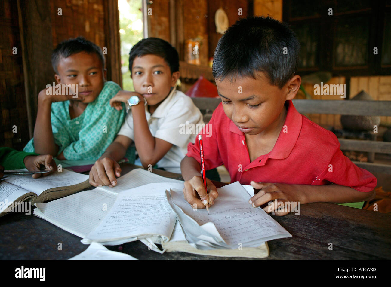 Busy children hi-res stock photography and images - Alamy