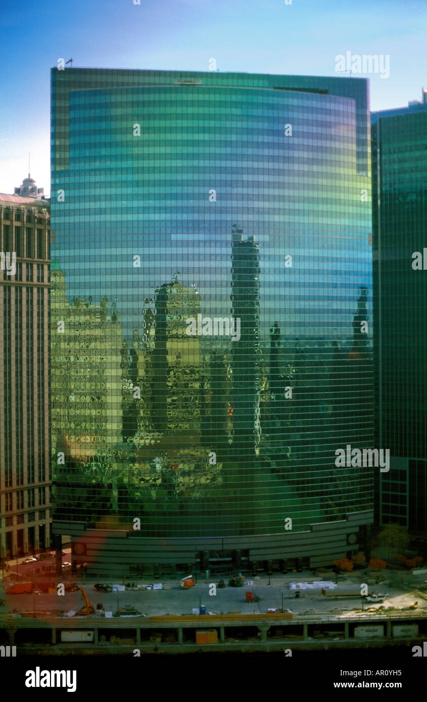The 333 W Wacker Building in downtown Chicago - USA Stock Photo - Alamy