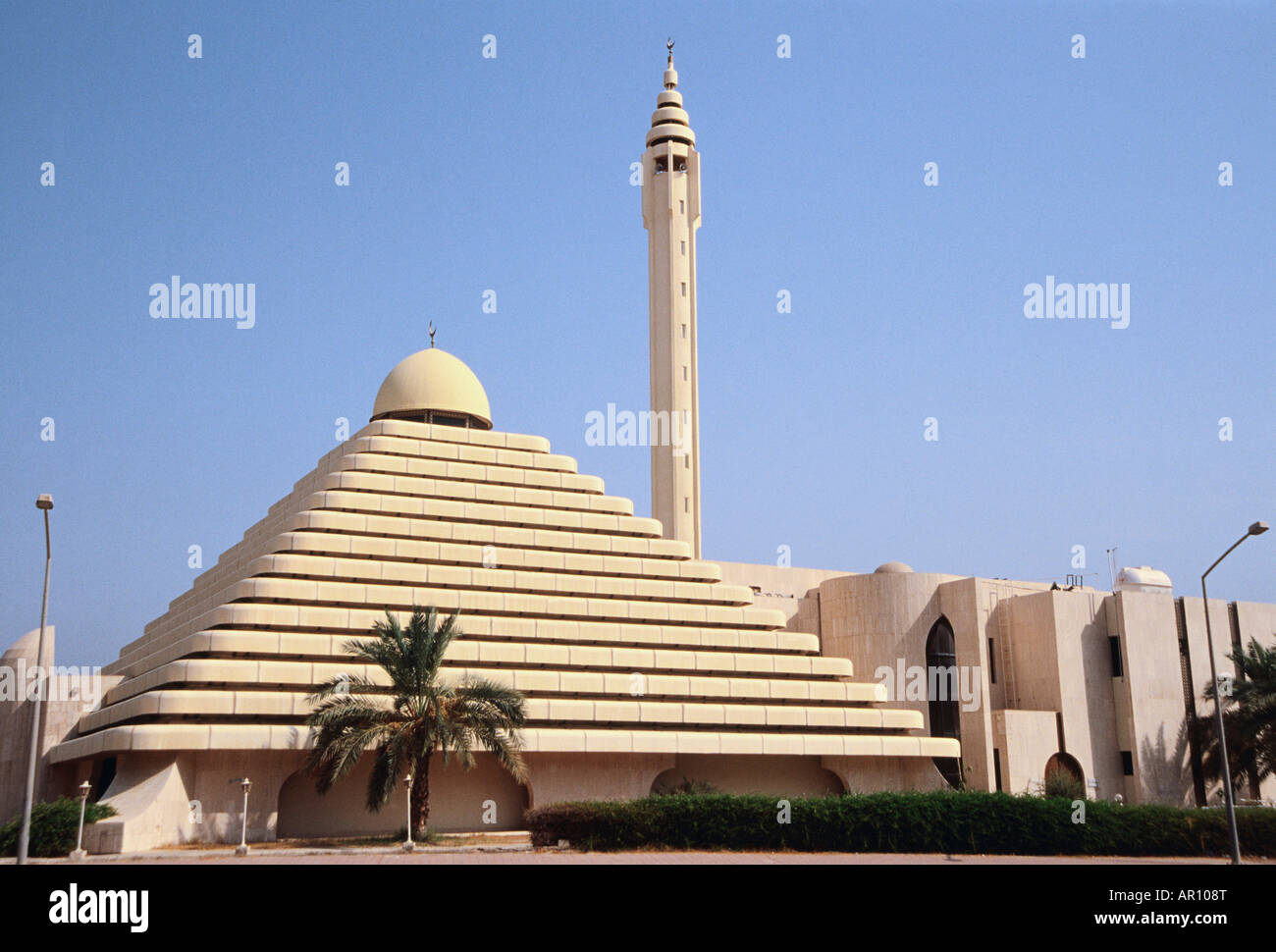 Kuwait- mosque Stock Photo - Alamy