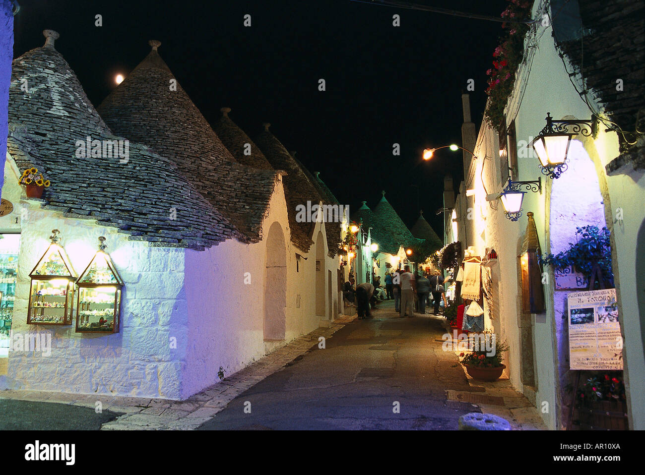 Trulli Houses in the evening, Zona monumentale, Rione Monte ...