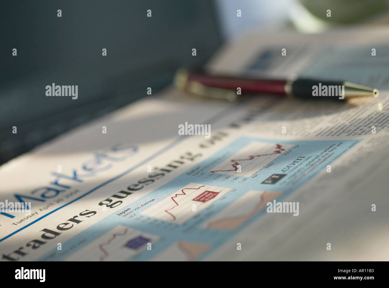 Newspaper graphs hi-res stock photography and images - Alamy