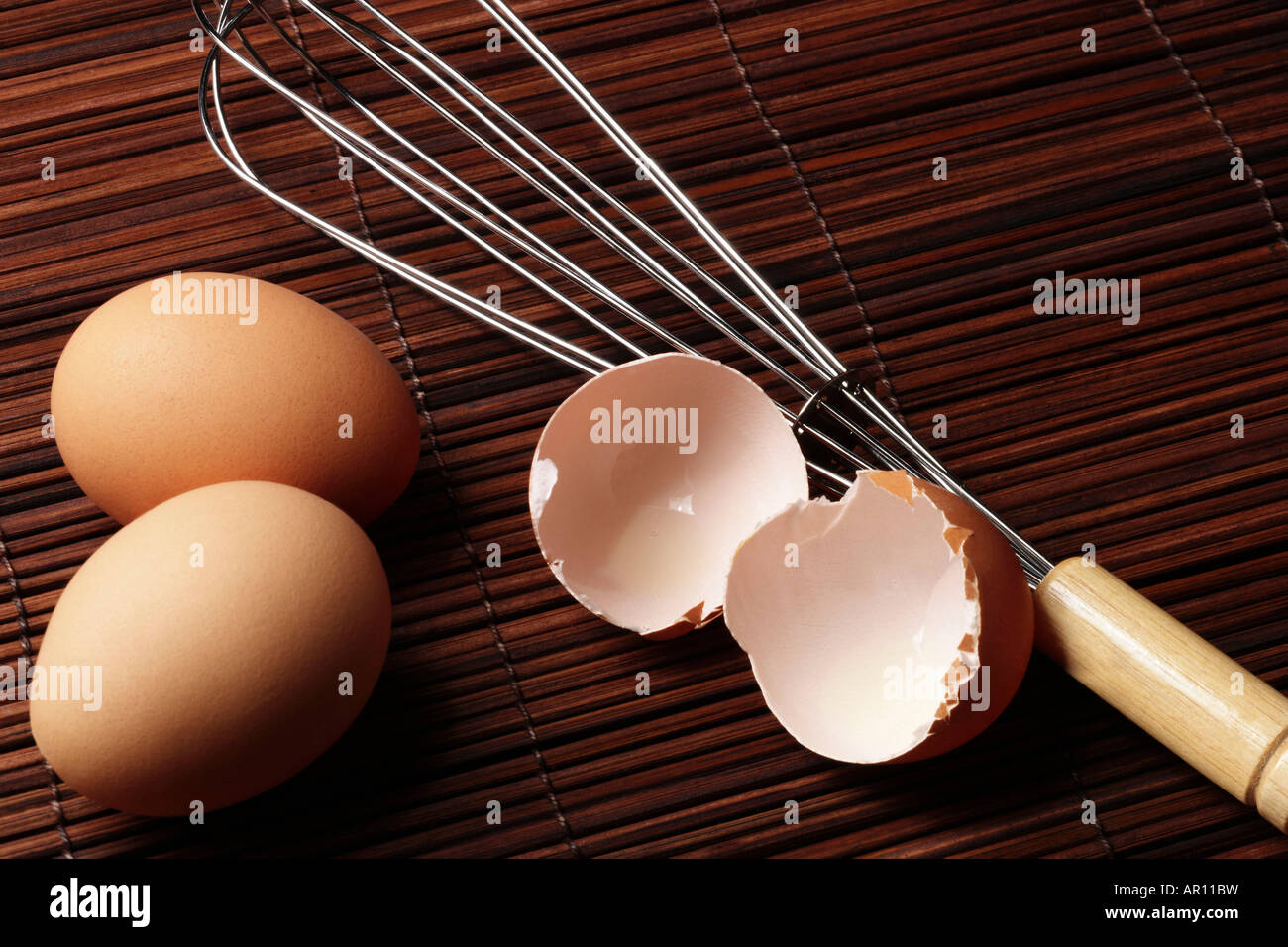 Eggs & empty egg shell Stock Photo - Alamy