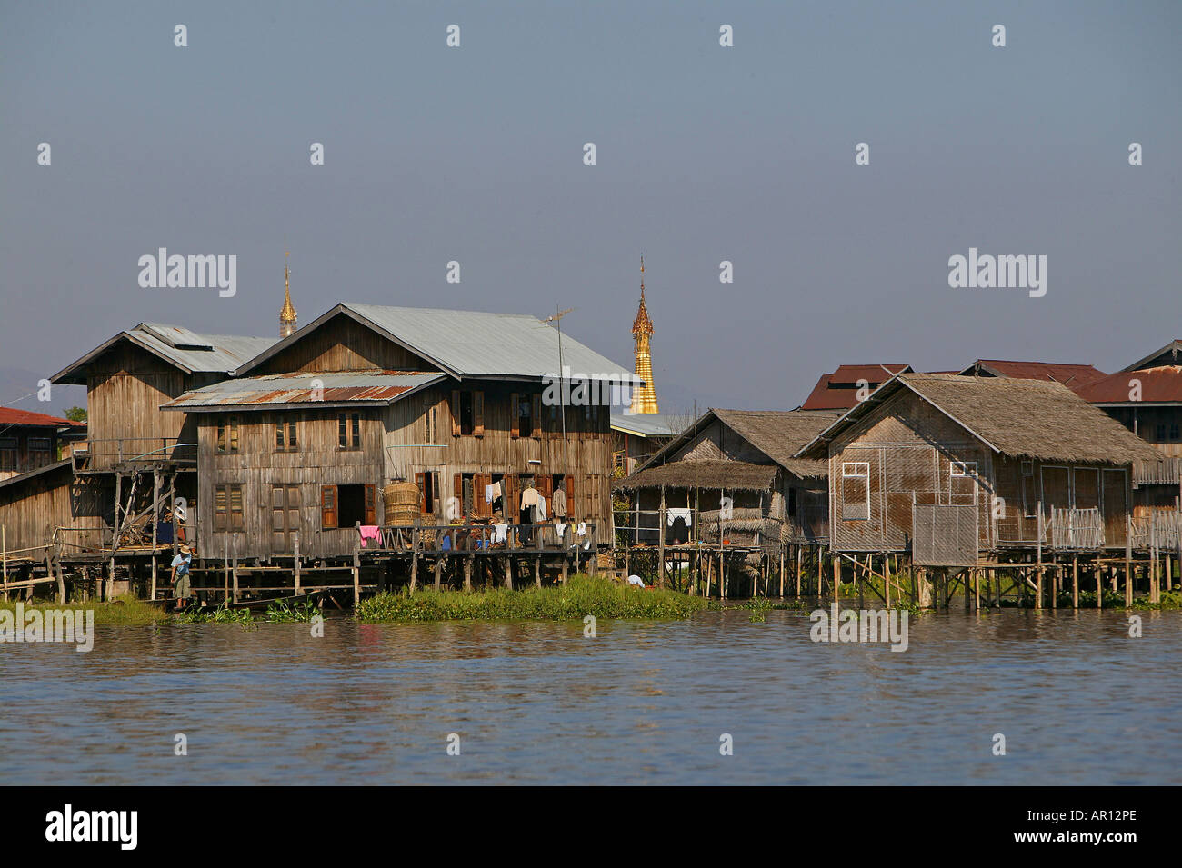 Southeast asia myanmar burma inlay lake houses hi-res stock photography ...