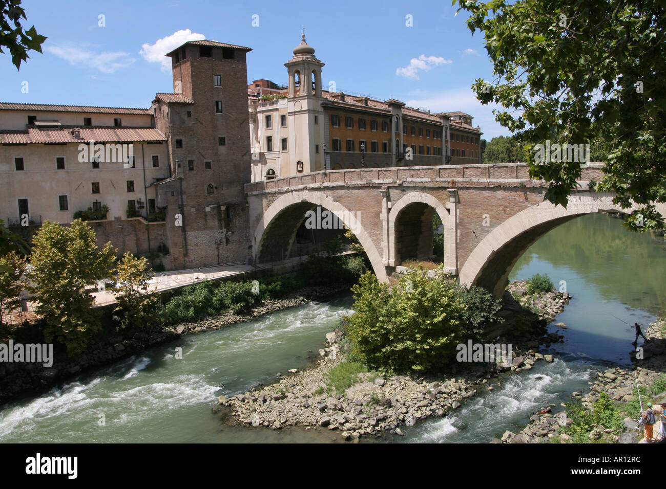 Ponte Fabricio, built in 62 BCn eldest usable bridge over the Tiber ...