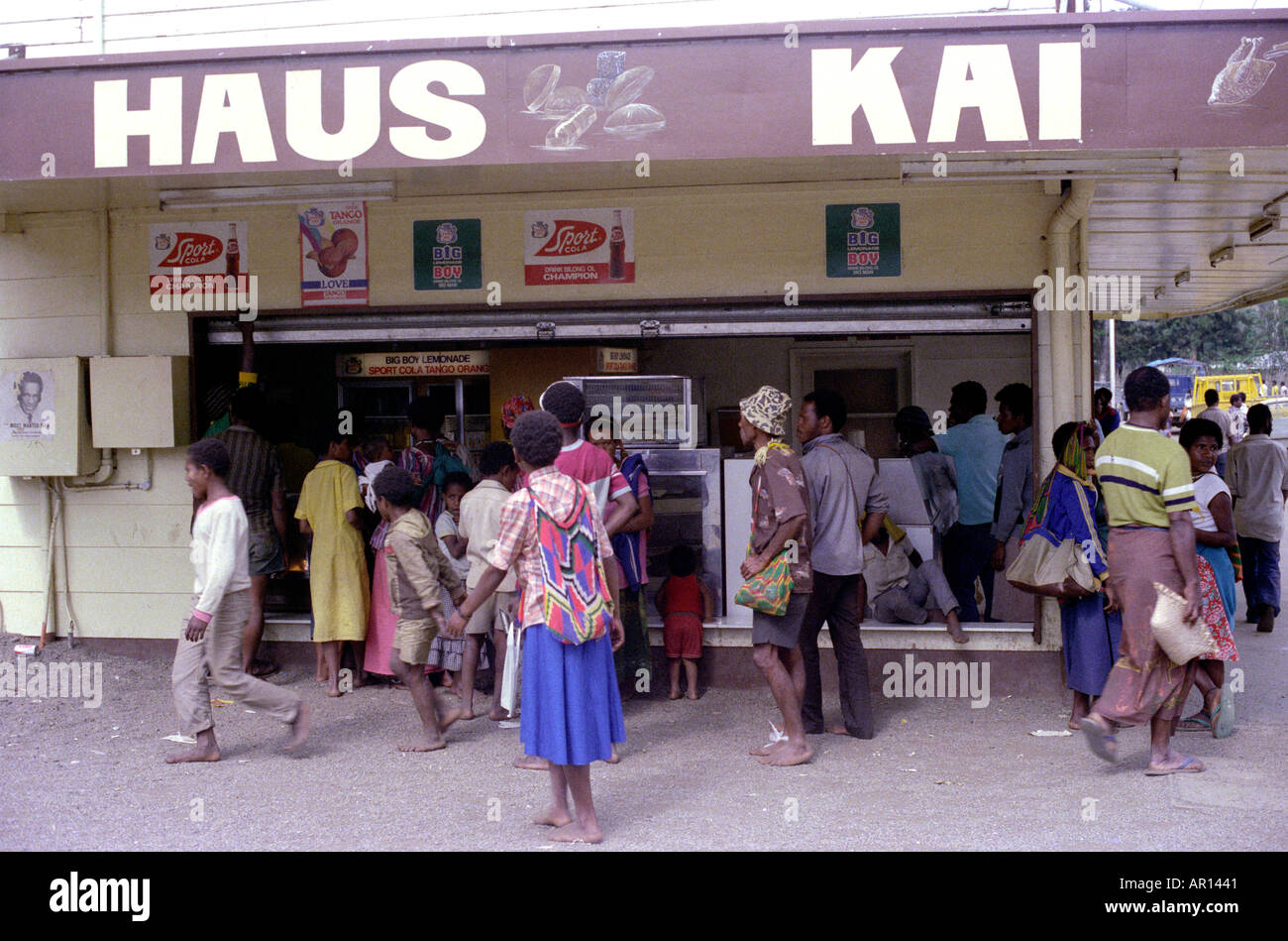 Haus Kai Food take away counter Goroka Papua New Guinea 1985 Stock Photo - Alamy