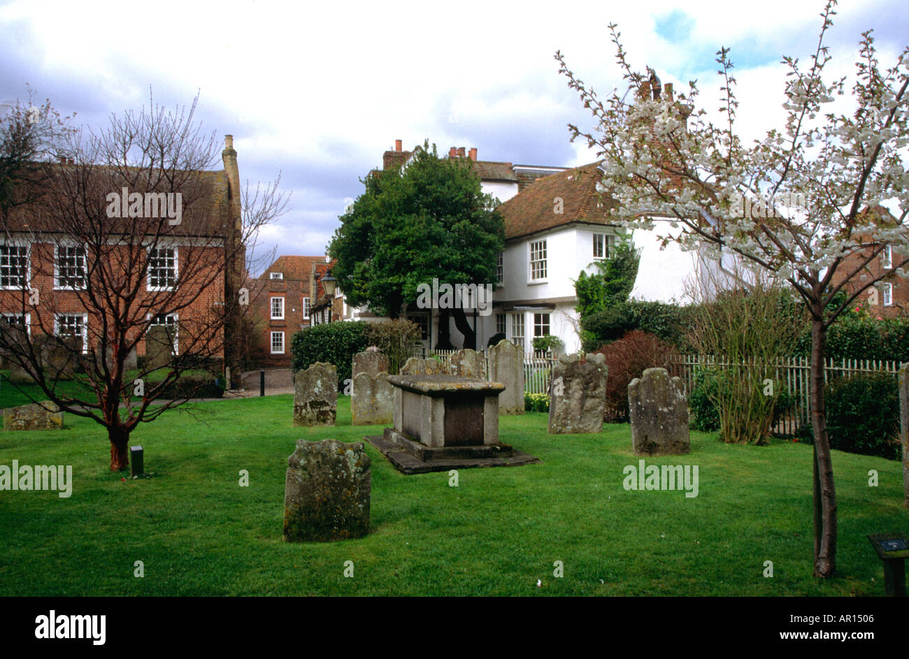 Rye church and graveyard hi-res stock photography and images - Alamy