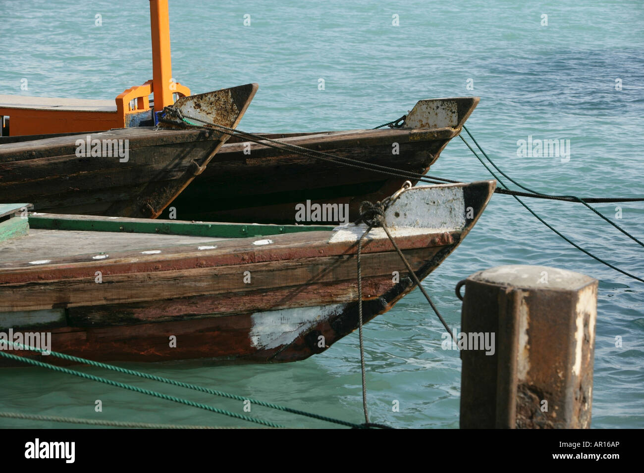 Dhow docks hi-res stock photography and images - Alamy