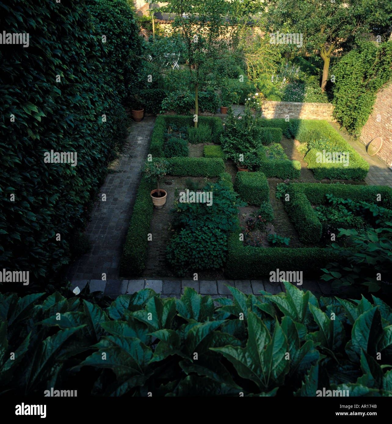 Knot garden aerial hi-res stock photography and images - Alamy