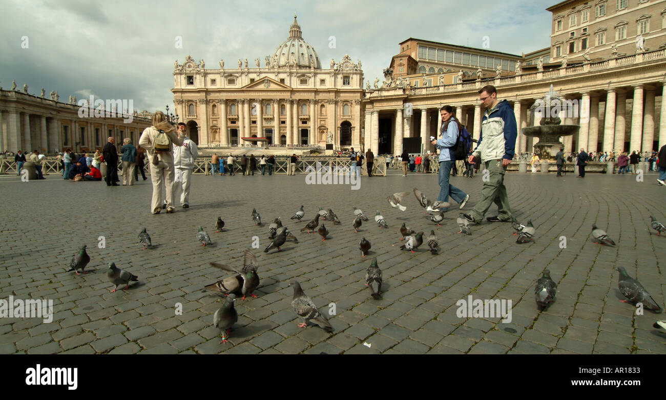 Pigeon droppings statue hi-res stock photography and images - Alamy