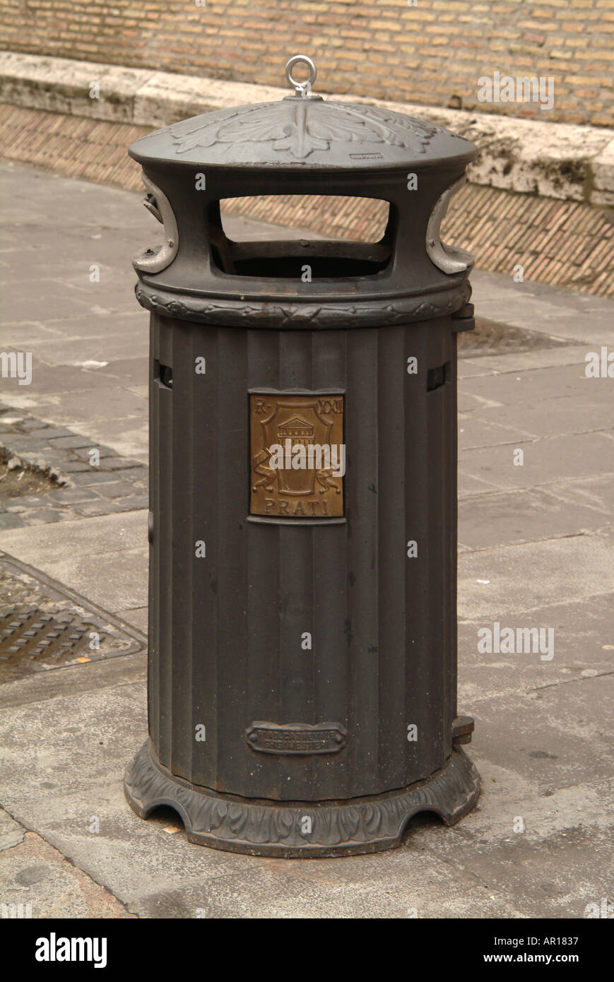 Litter bin Nr Vatican Rome Italy Europe Stock Photo - Alamy
