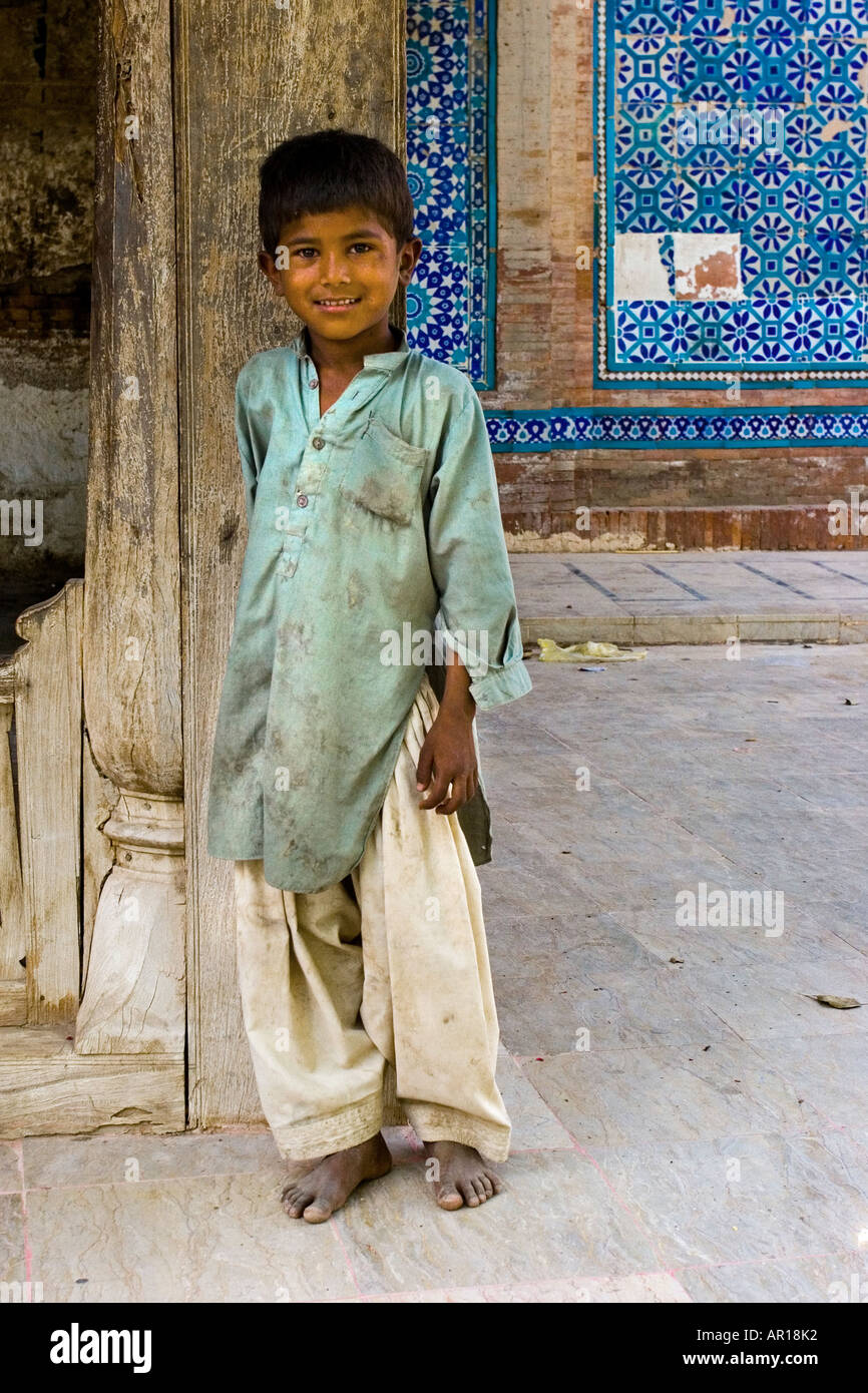 Pakistan man boy talking hi-res stock photography and images - Alamy