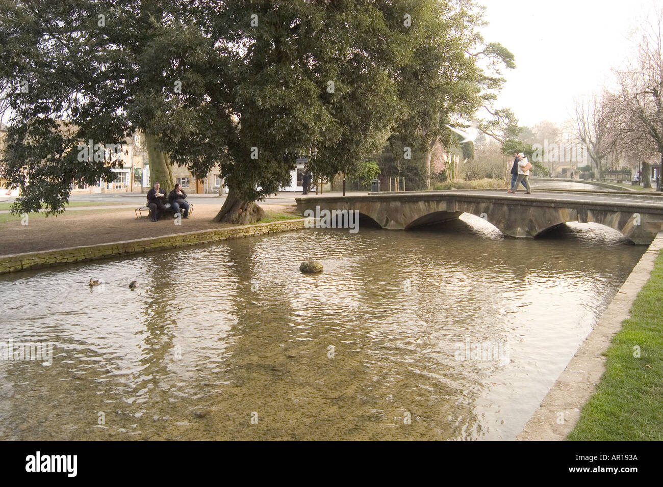 Little bridges over the river in bourton on the water Stock Photo - Alamy