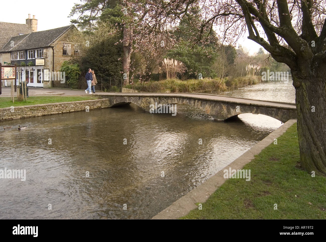 Little bridges over the river in Bourton on the water Stock Photo - Alamy