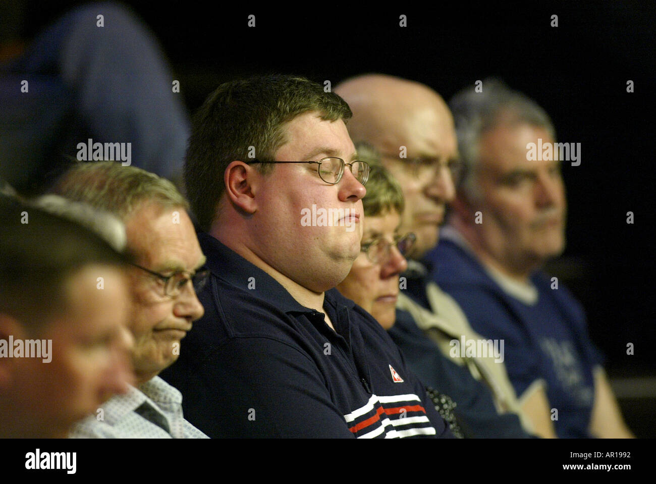 Sleeping audience hi-res stock photography and images - Alamy