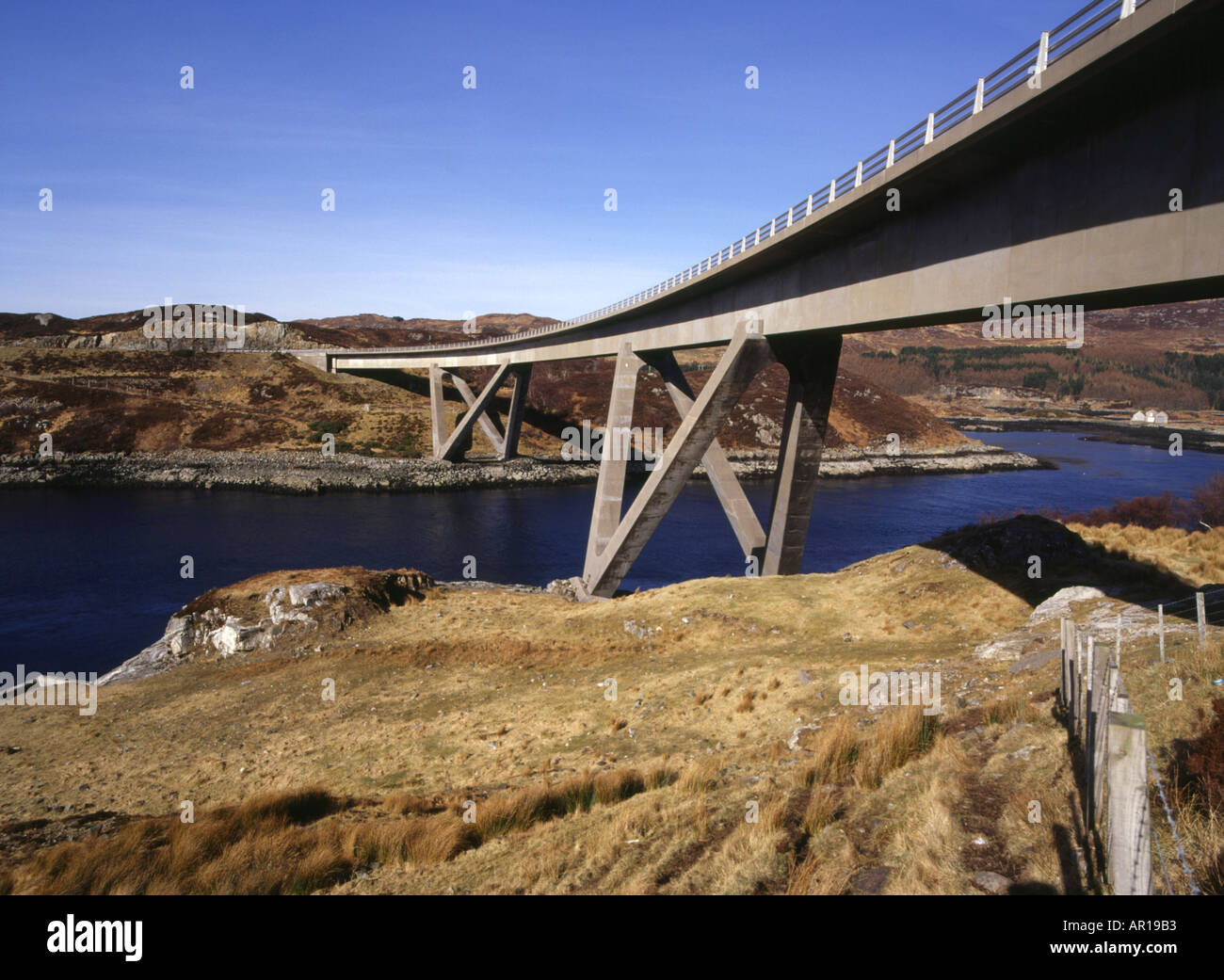 dh KYLESKU BRIDGE SUTHERLAND Concrete road bridges spanning Loch a ...