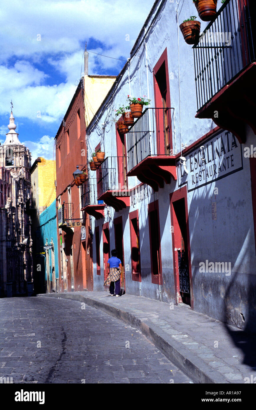 Colorful homes guanajuato hi-res stock photography and images - Alamy