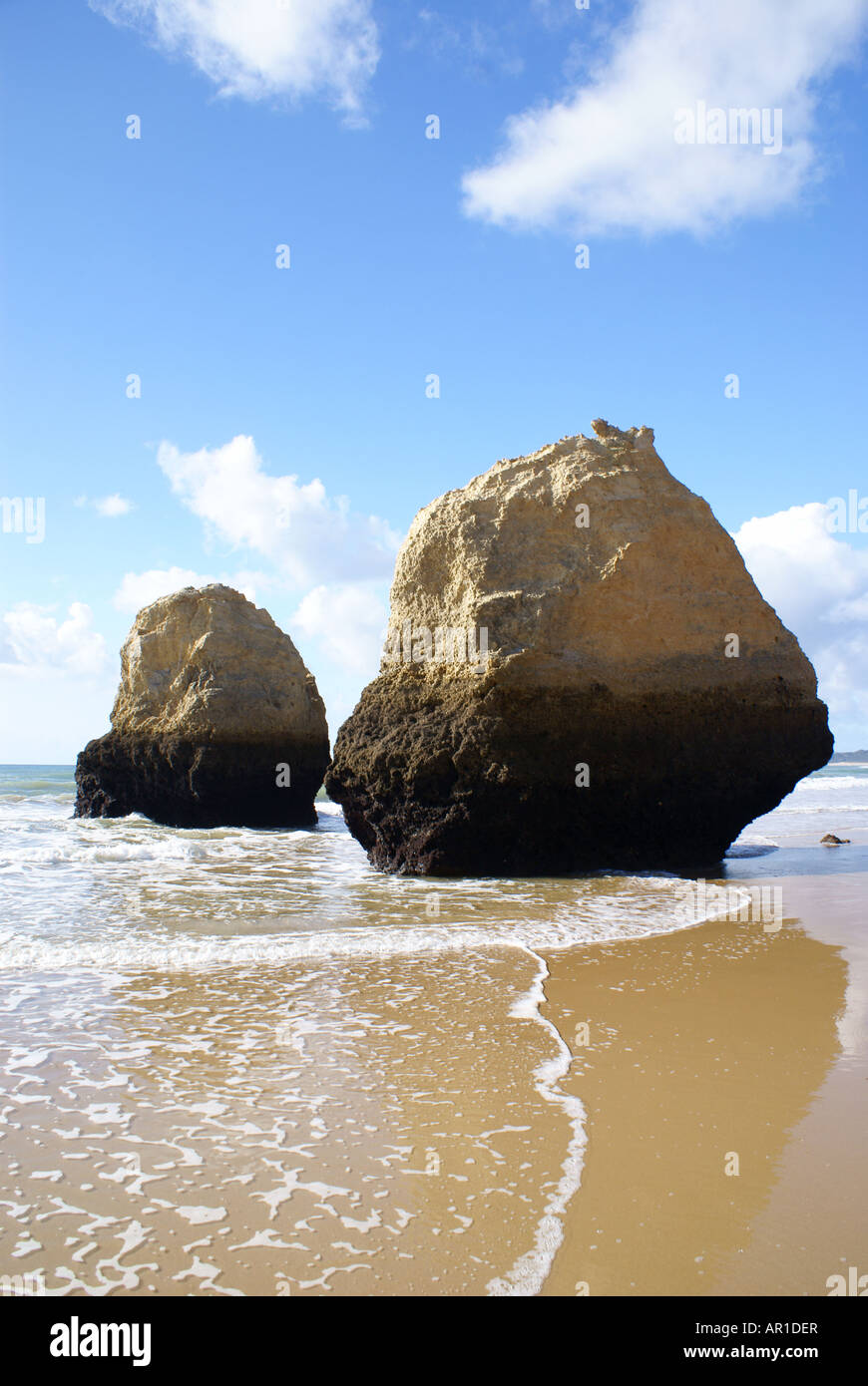 Praia do alvor beach algarve hi-res stock photography and images - Alamy
