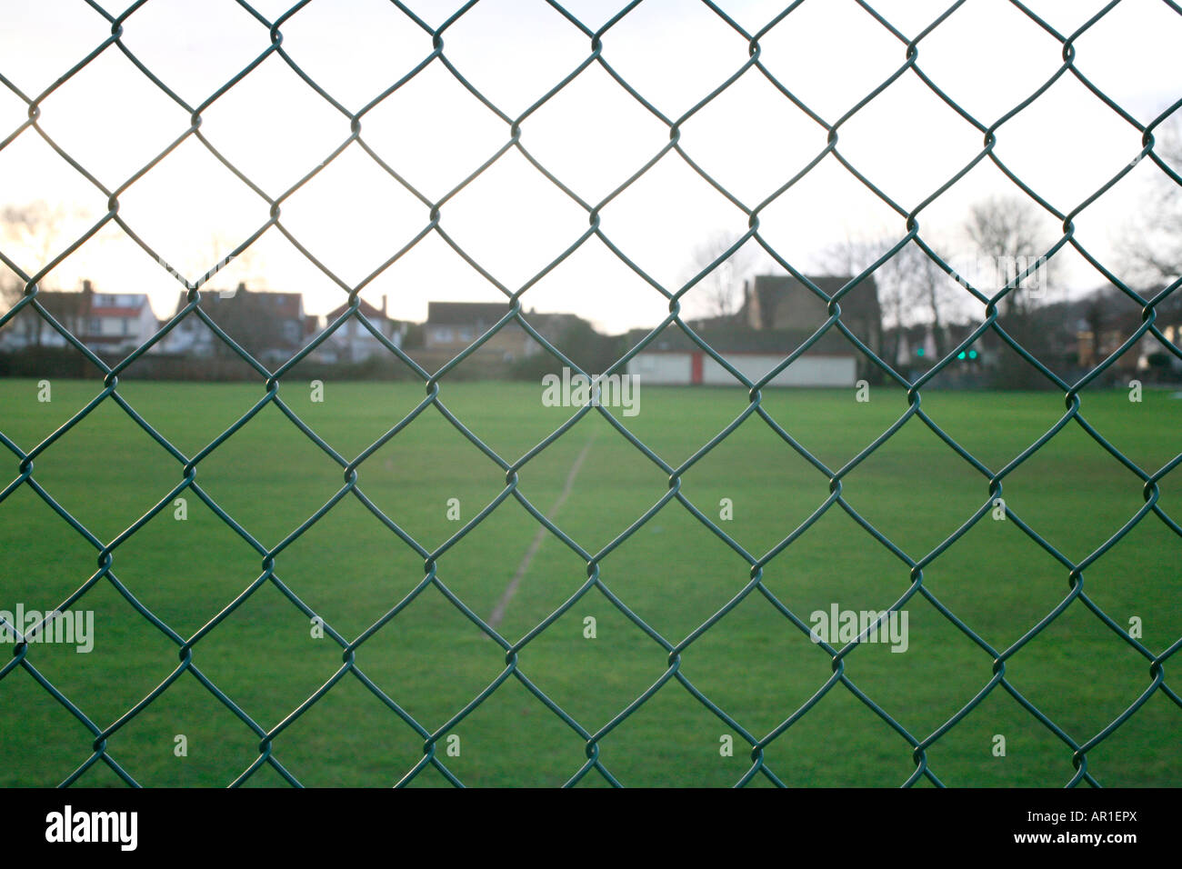 Field fence hi-res stock photography and images - Alamy