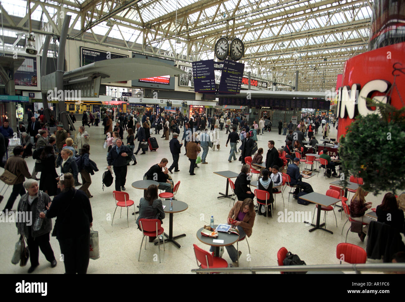 Interior of Waterloo Station in London England UK Stock Photo - Alamy