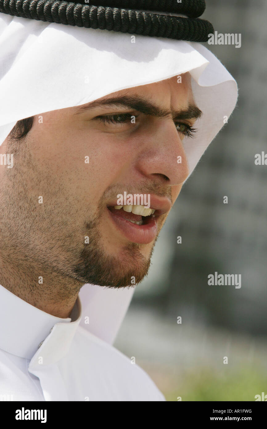 Arab men talking close hi-res stock photography and images - Alamy