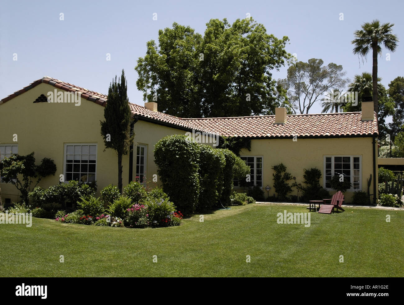 Ranch style house hi-res stock photography and images - Alamy