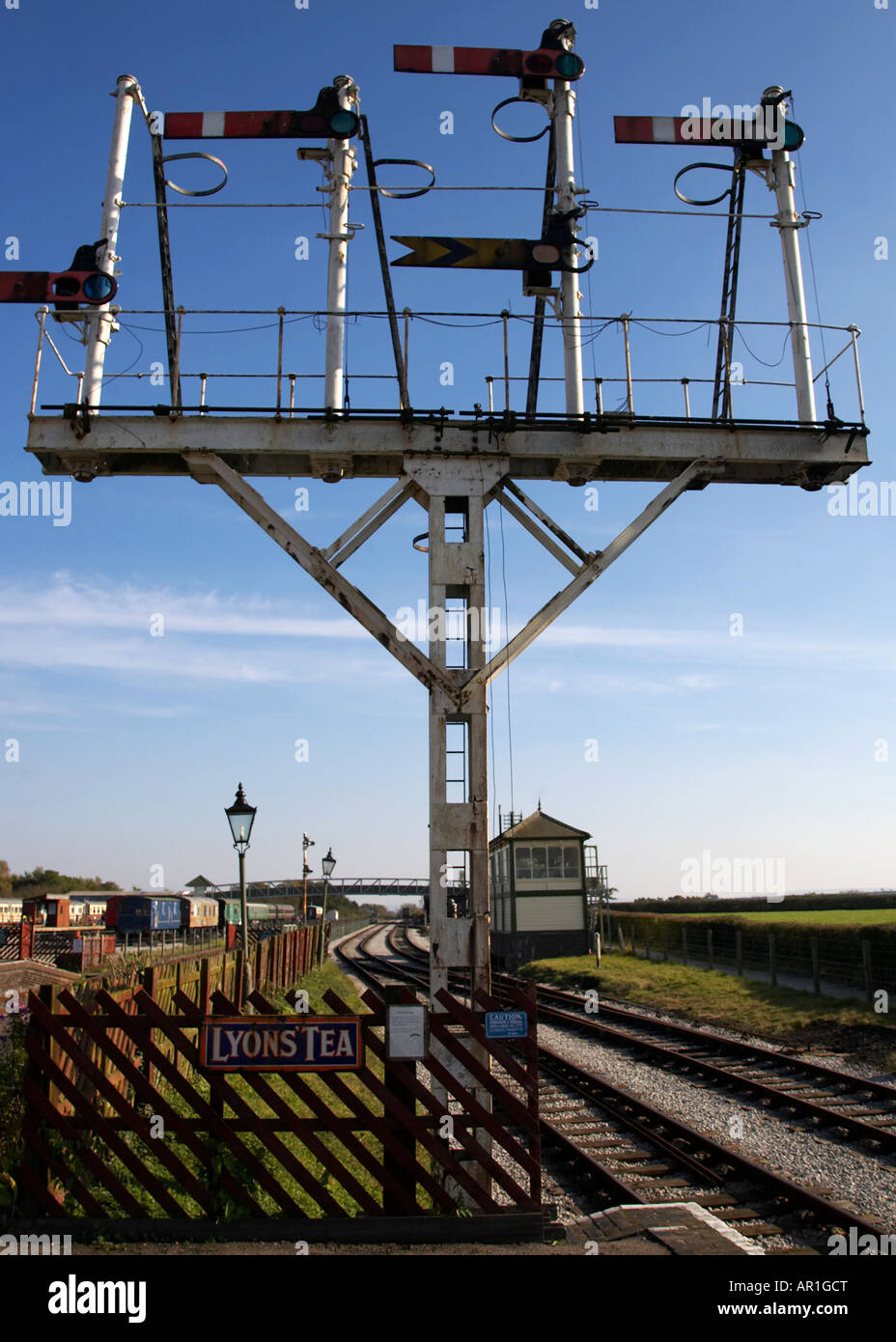 Old train signals hi-res stock photography and images - Alamy