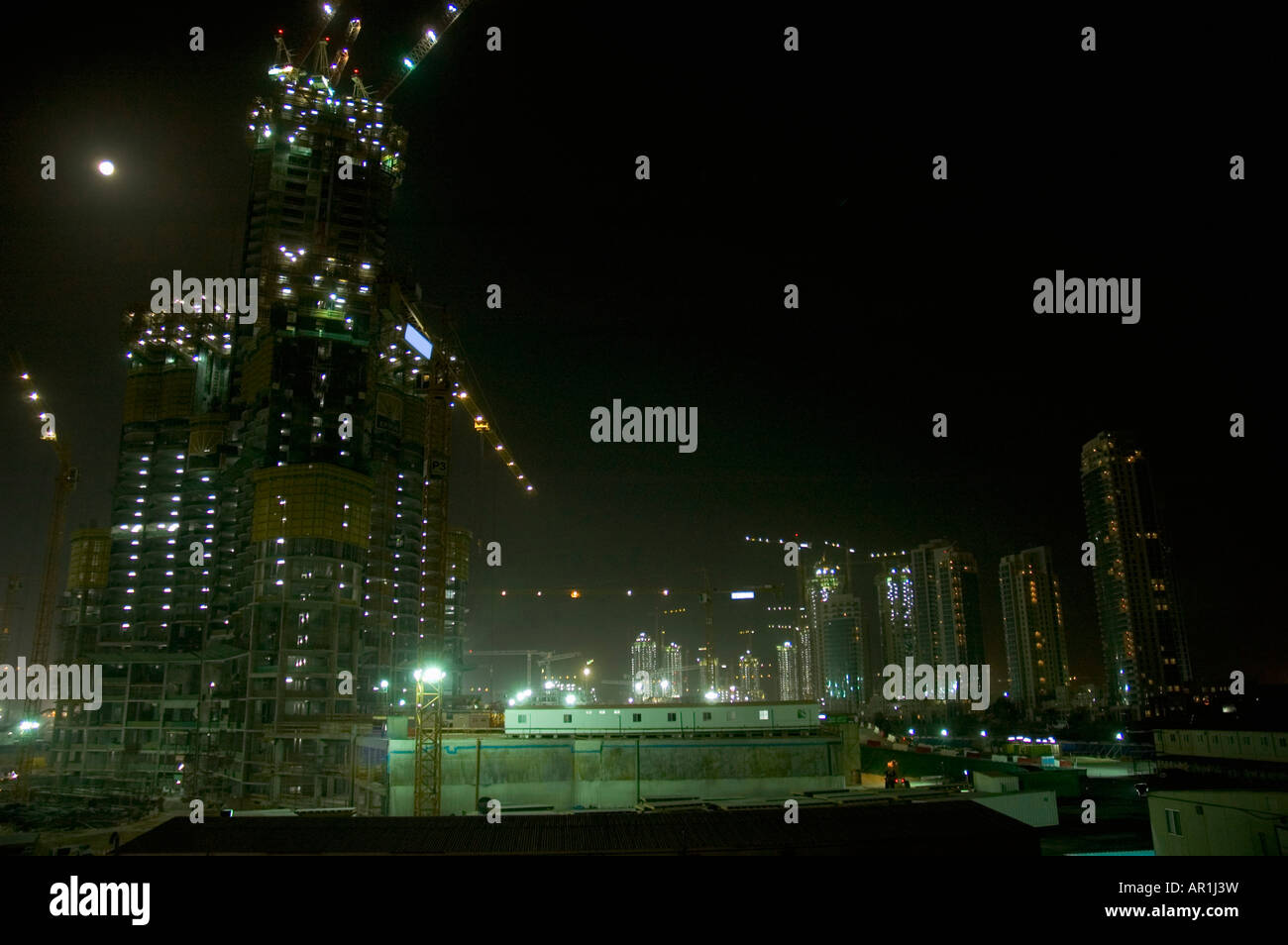 Building construction in Dubai Stock Photo - Alamy