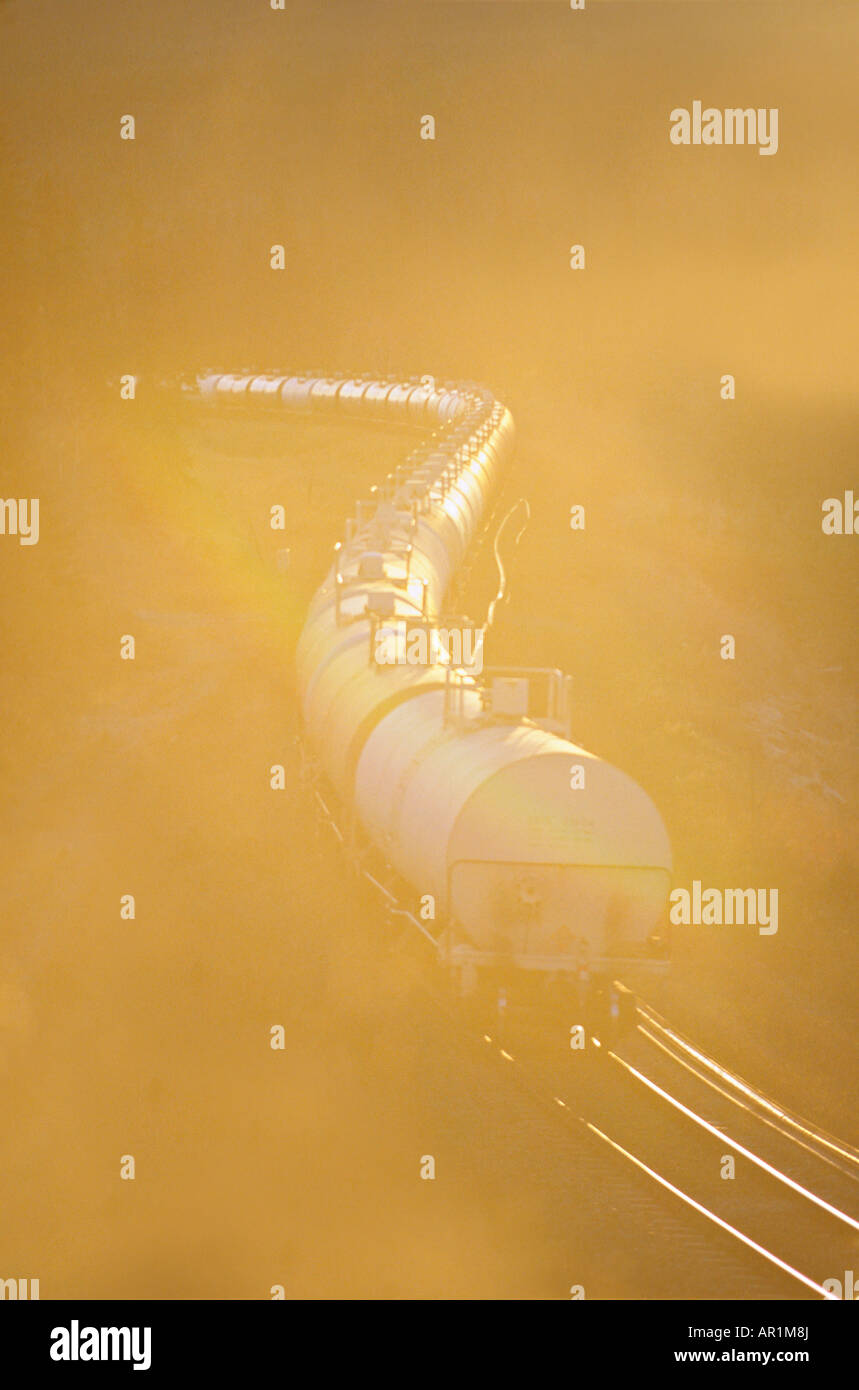 Train tracks curving hi-res stock photography and images - Alamy