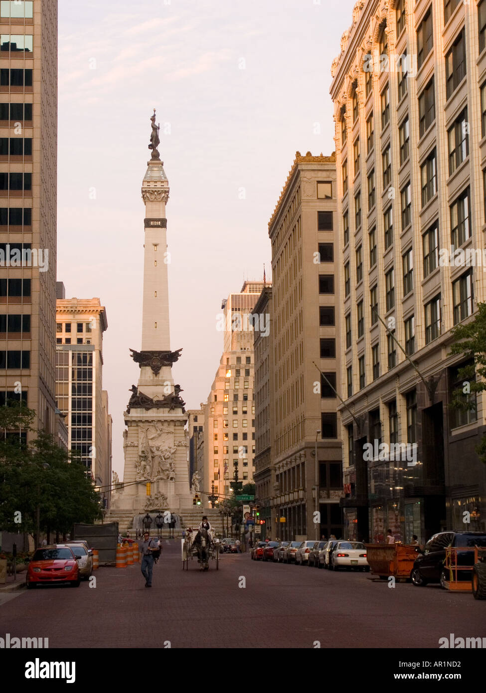 Meridian Street and War Memorial downtown Indianapolis Stock Photo - Alamy