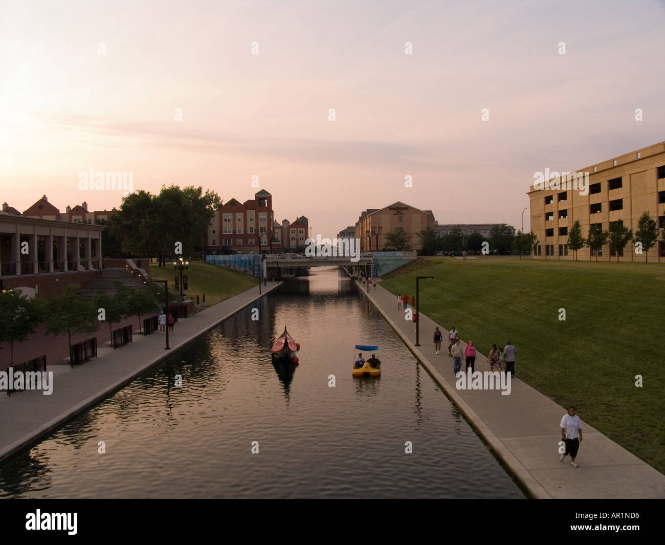 Indianapolis central canal boat hi-res stock photography and images - Alamy